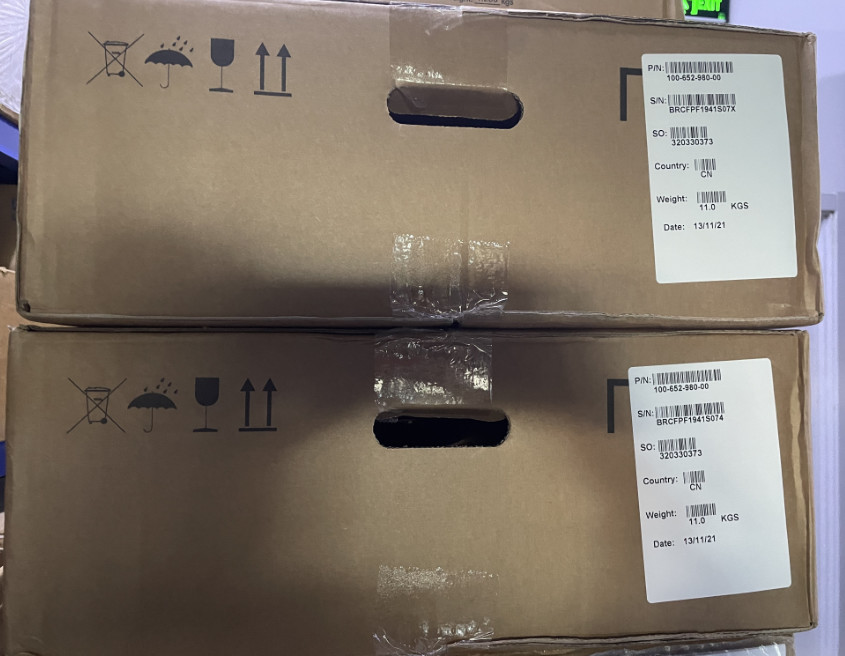DS-6620B 델 EMC 스위치 48 포트 24 액티브 SFP+ 4-포트 QSFP+ 100-652-942-00